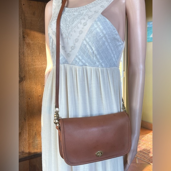 Coach | Bags | Coach Vintage British Tan 9755 Crossbody Shoulder Bag ...